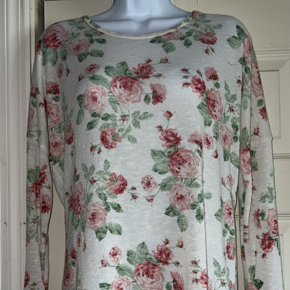 7th Ray | Sweaters | 7th Ray Womans Cream With Flowers Light Sweater ...